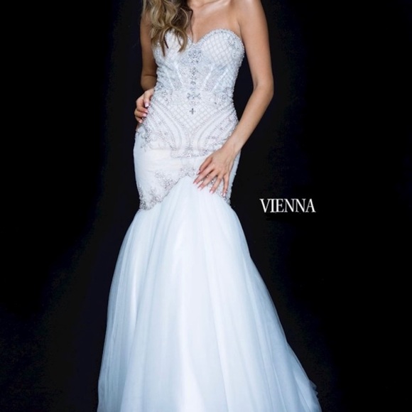 Vienna Prom | Dresses | Vienna Size 8 Prombridalpageant Gown | Poshmark